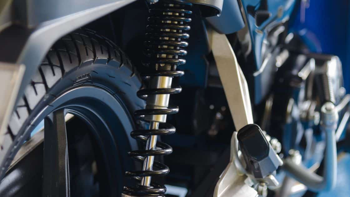 Elementos de seguridad activa y pasiva en motocicletas | Atlantis Moto